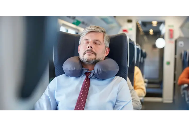 8 Rekomendasi Bantal Leher Terbaik (Terbaru 2023)